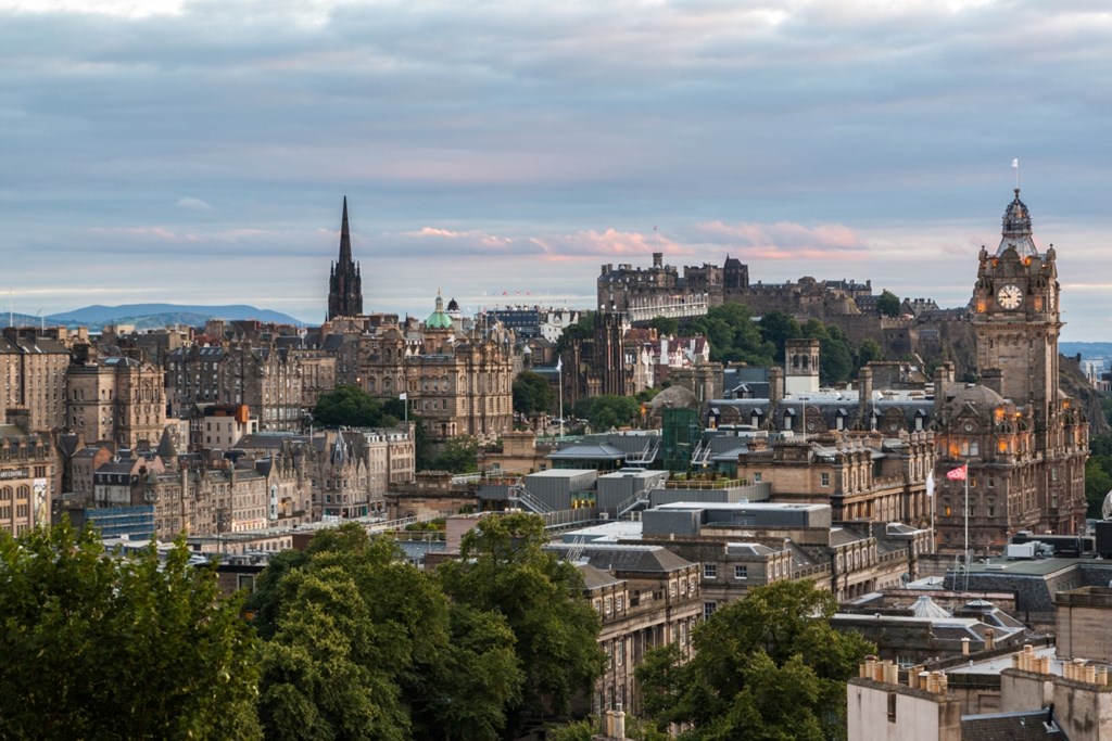 Airlines that fly to and from Edinburgh Airport (EDI)